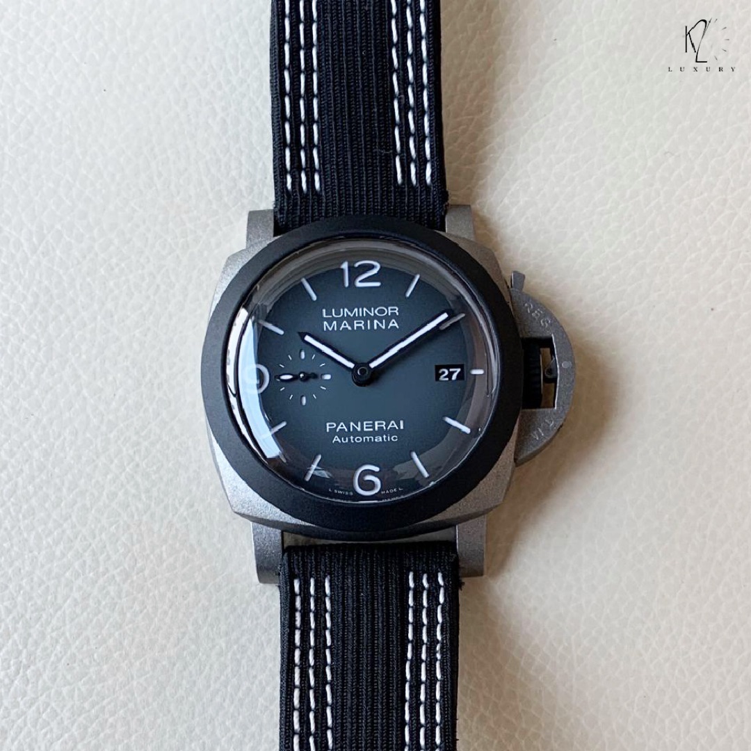 Panerai Luminor Black Dial Leather Bracelet Titanium Case 17000$ - Winder